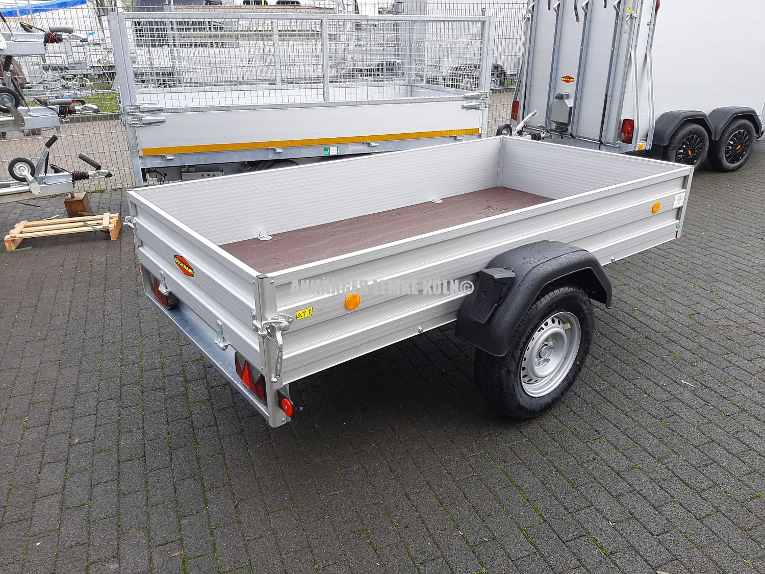 Böckmann Tieflader Kastenanhänger 1350 kg- Anhänger Lemke Köln