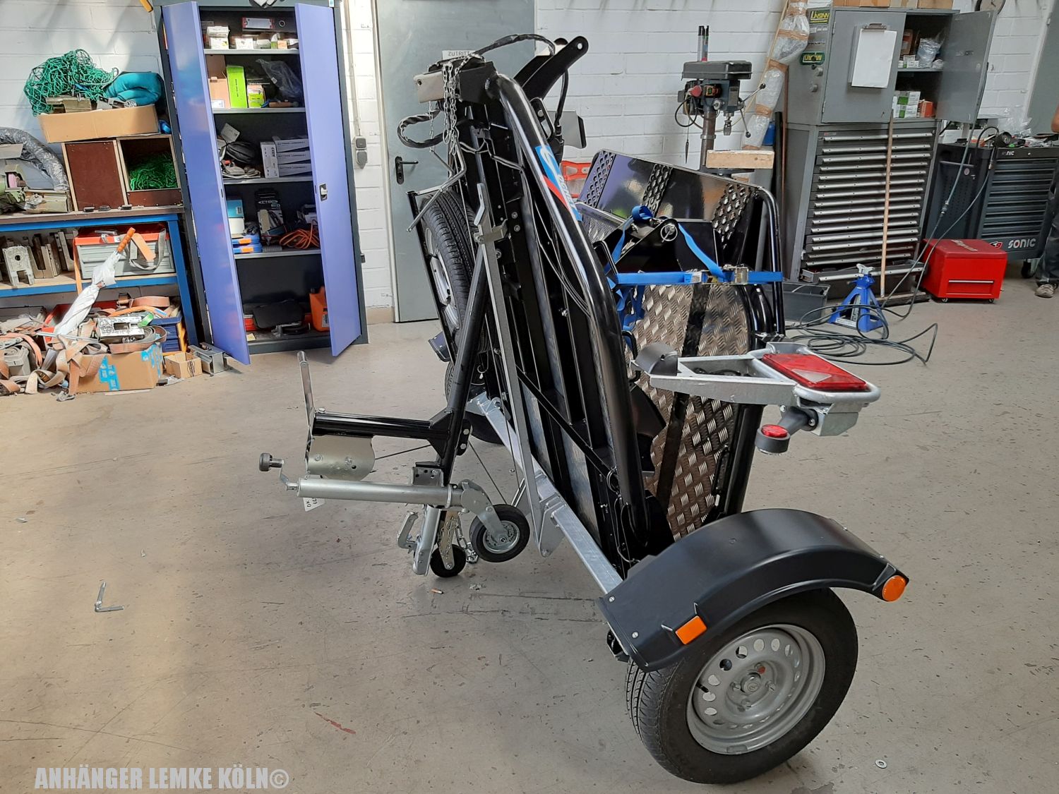DUO von Cochet – der faltbare Motorradanhänger& - Anhänger Lemke